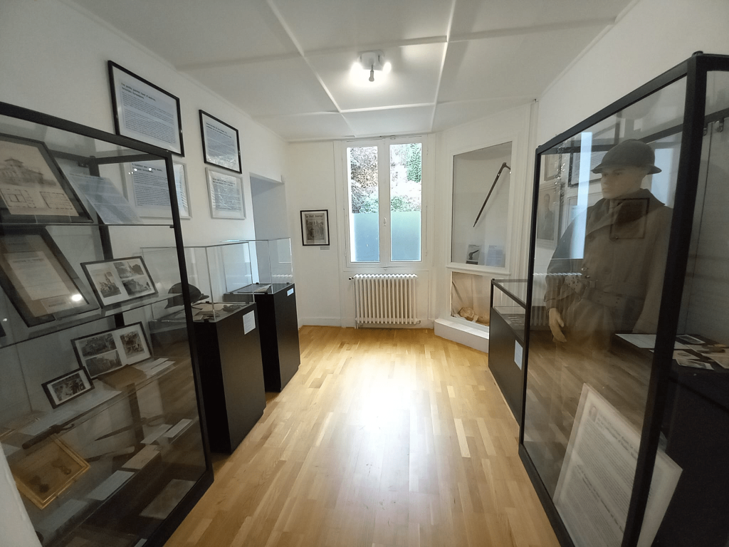 Vitrine pour musée & patrimoniale - Standing Case | France