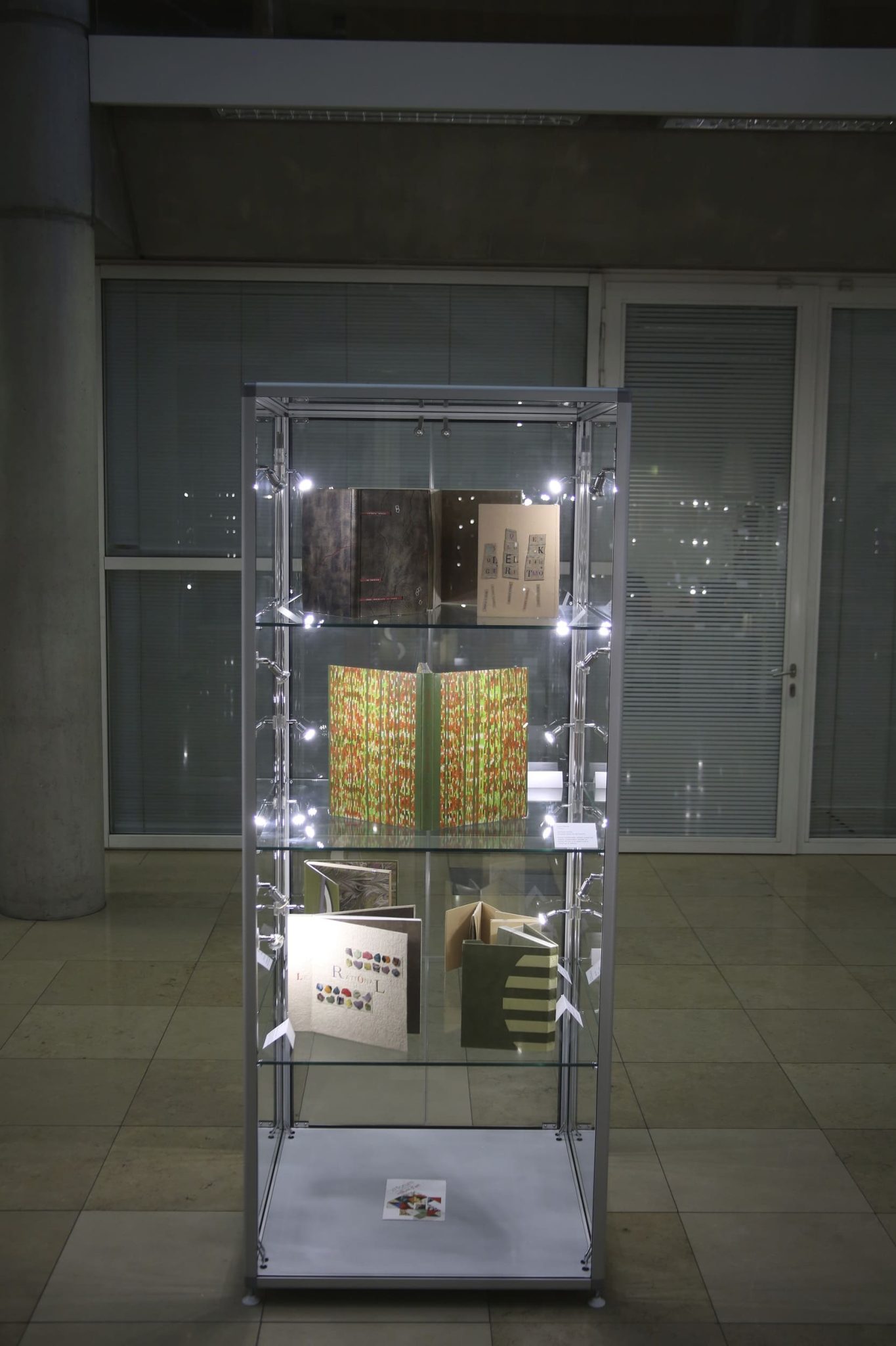 Vitrine pour musée & patrimoniale - Standing Case | France
